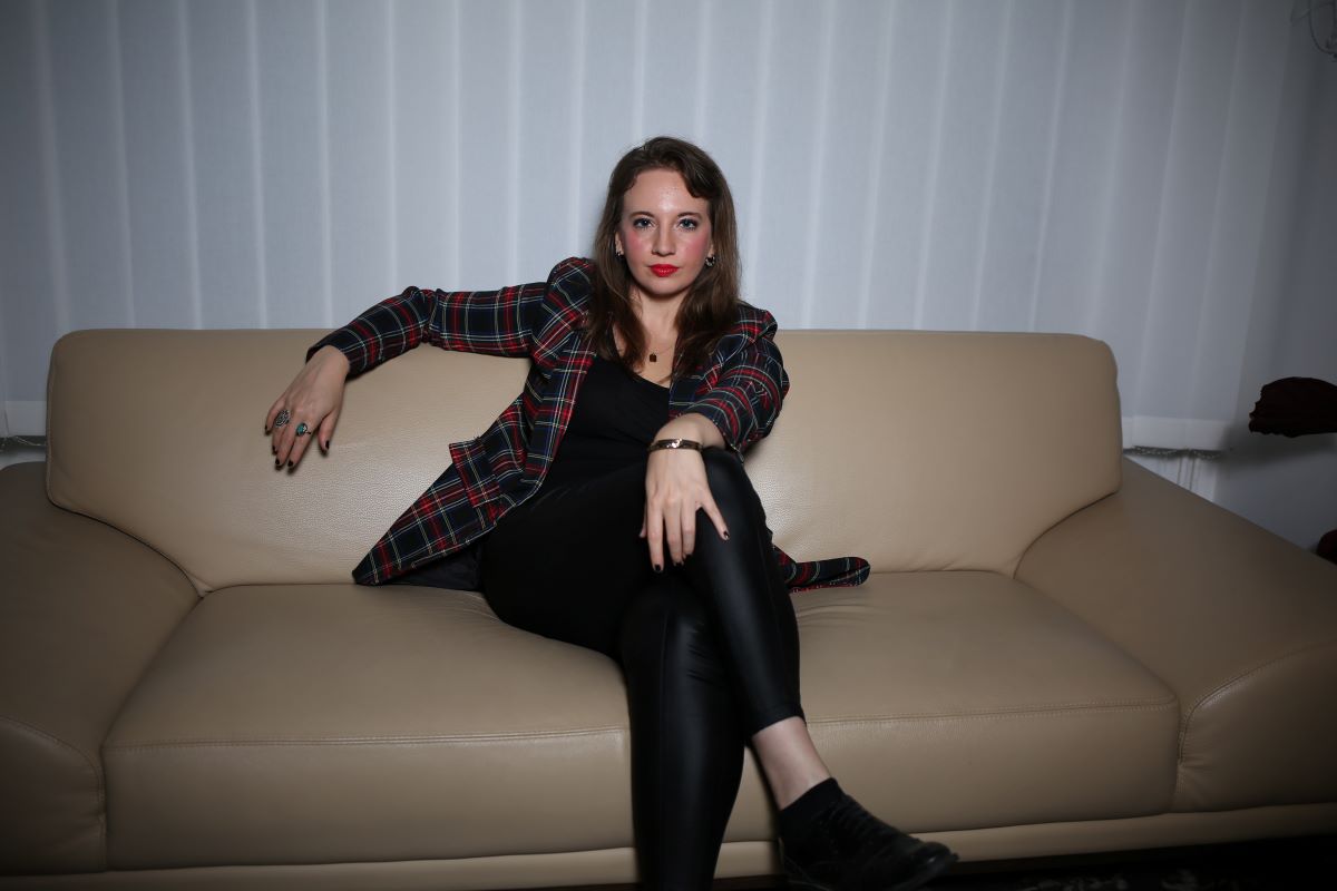 Giulia Barbara Pagani con il singolo “Bagagli di Provincia”: un viaggio ...